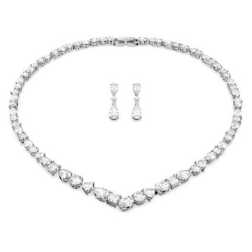 Gullsmed Aas - Swarovski, gifteringer, forlovelsesring, diamanter.