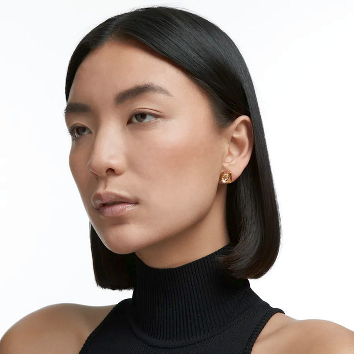 Swarovski øredobber Ortyx stud Pyramid cut yellow, gold-tone plated ...